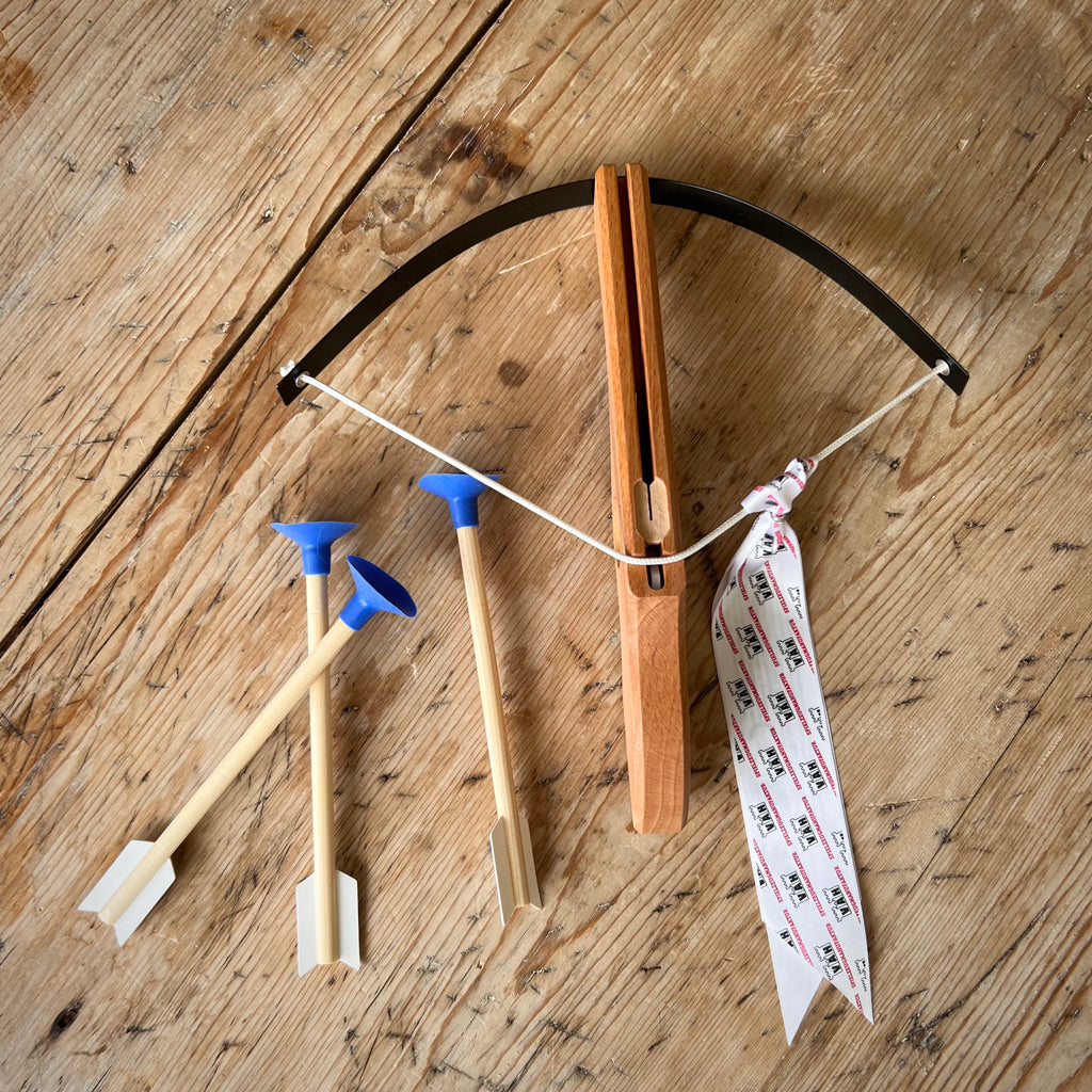 Wiki Crossbow with 3 Arrows – The Little Wooden Peg